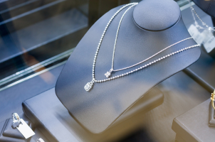 Custom Diamond Chains: How to Create a Unique Piece That Stands Out ...